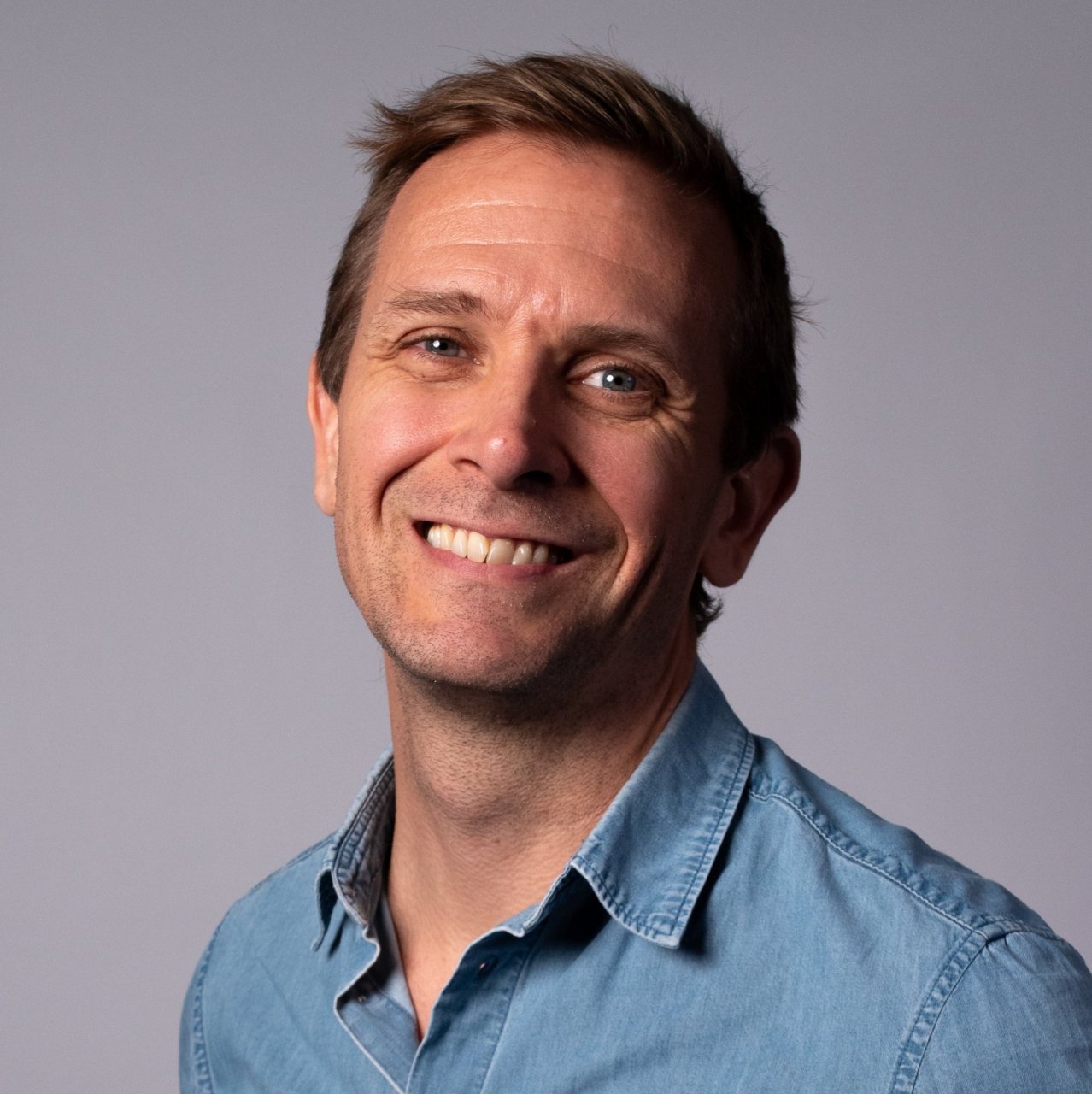 We are professionals in helicopter spare parts - Contact us!